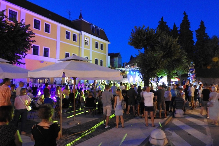 Petak, subotu i nedjelju rezervirajte za bogat program Lovrečeva u ... Petak, subotu i nedjelju rezervirajte za bogat program Lovrečeva u ...
