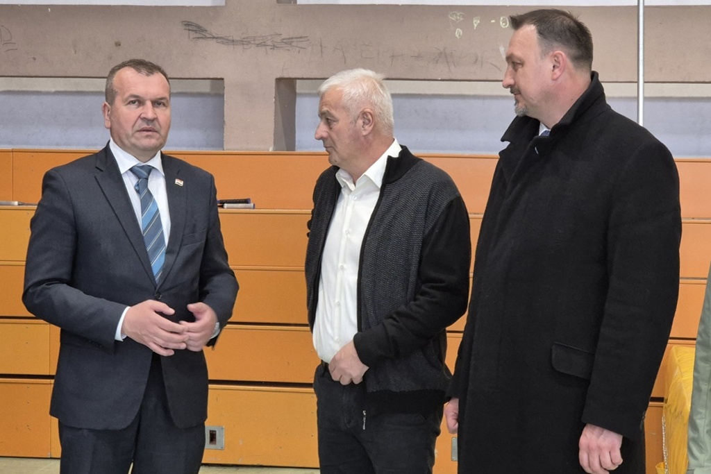 Remetinec dobiva dvoranu, OŠ Novi Marof novi pod:...