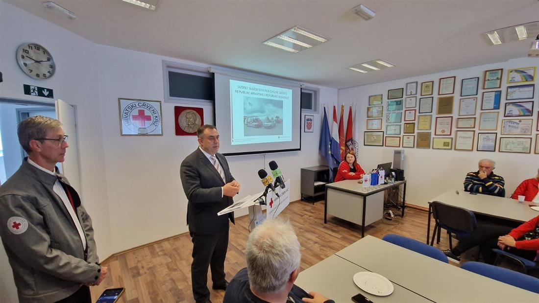 Međunarodna suradnja Crvenog križa: Hrvatska i Slovenija...